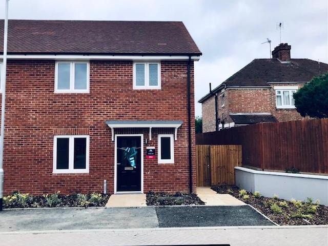 3 bedroom semi detached house to rent