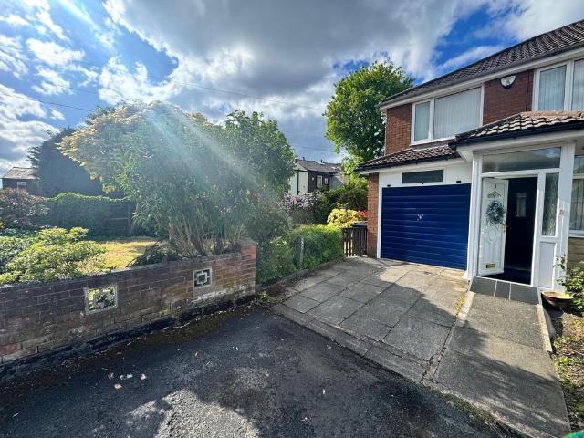 3 bedroom semi detached house to rent