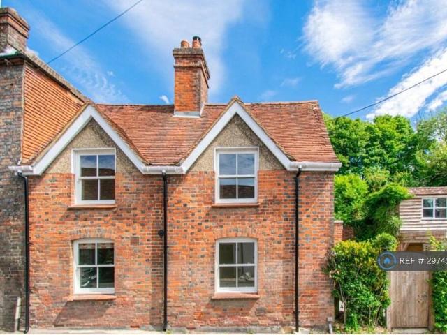 3 bedroom semi detached house to rent
