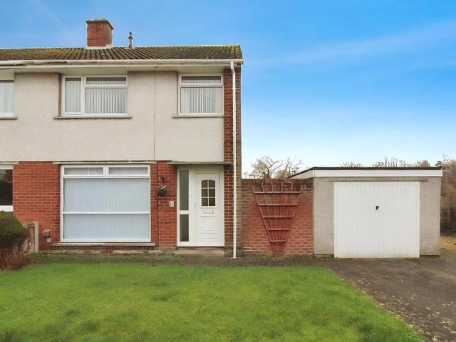 3 bedroom semi detached house to rent