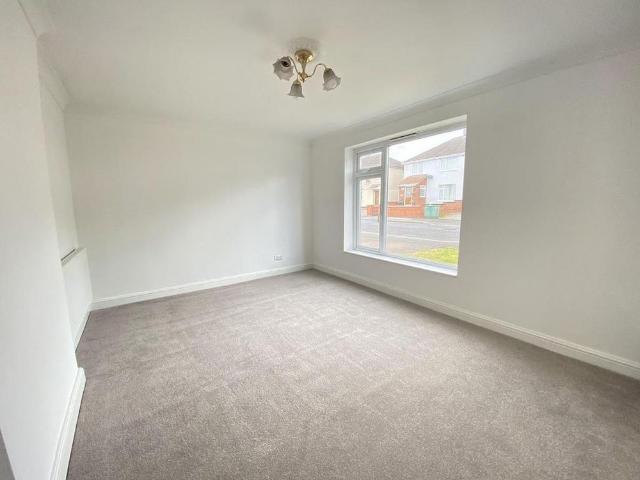 3 bedroom semi detached house to rent
