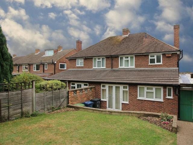 3 bedroom semi detached house to rent