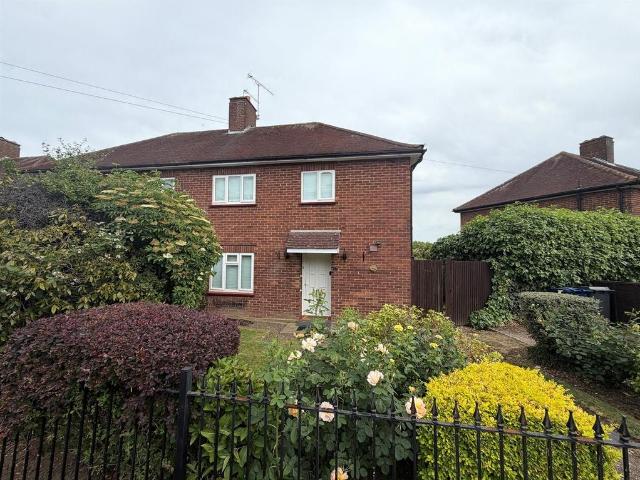3 bedroom semi detached house to rent