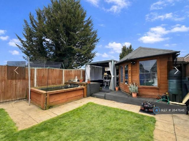 3 bedroom semi detached house to rent