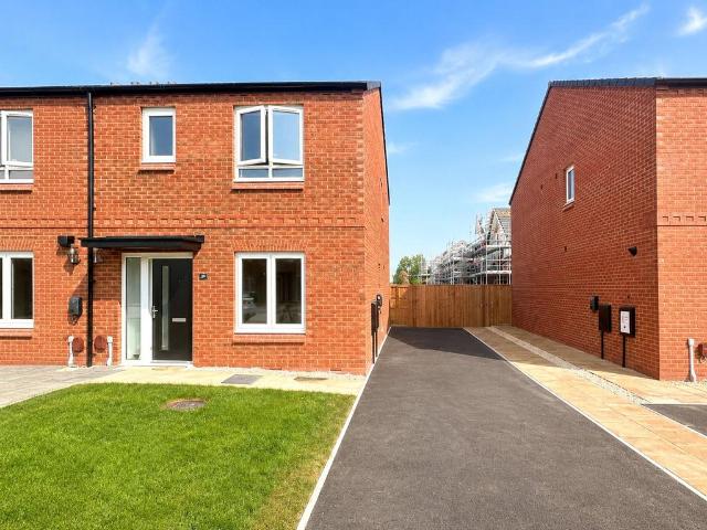 3 bedroom semi detached house to rent