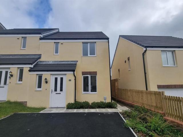 3 bedroom semi detached house to rent