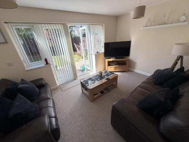 3 bedroom semi detached house to rent