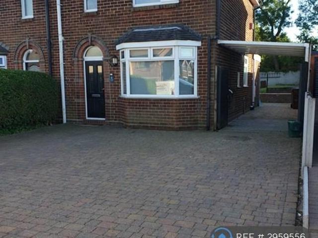 3 bedroom semi detached house to rent