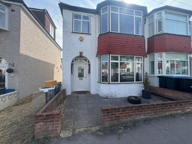 3 bedroom semi detached house to rent
