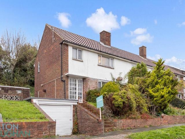 4 bedroom semi detached house to rent