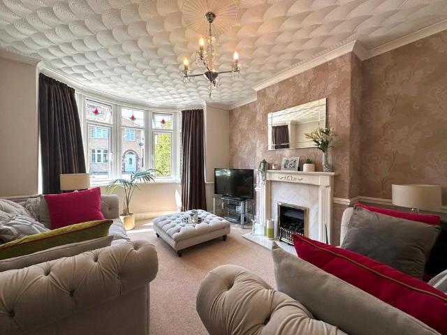 3 bedroom semi detached house to rent