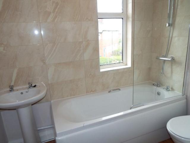 3 bedroom semi detached house to rent