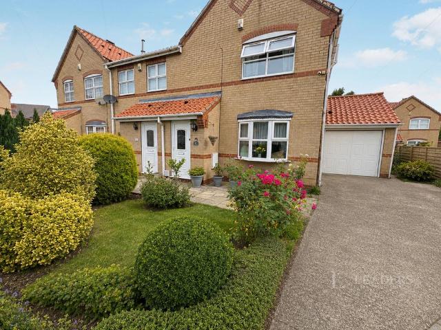 3 bedroom semi detached house to rent