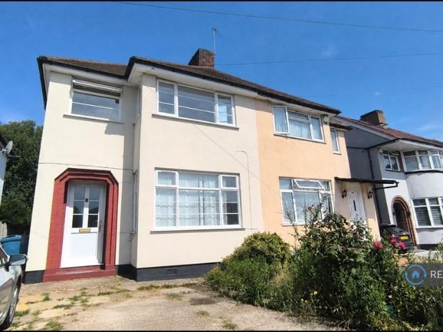 3 bedroom semi detached house to rent