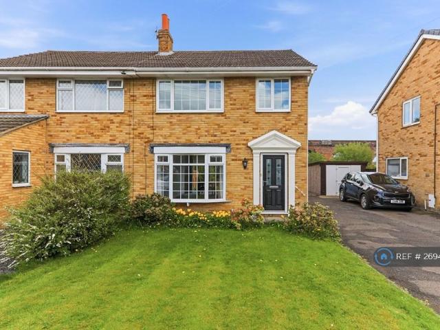 3 bedroom semi detached house to rent