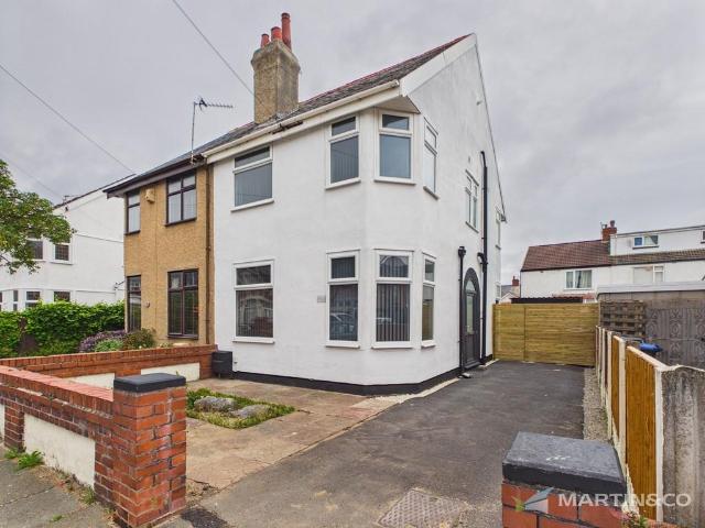 3 bedroom semi detached house to rent