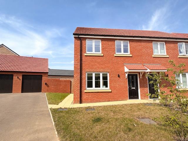 3 bedroom semi detached house to rent