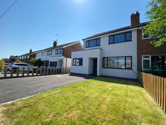 3 bedroom semi detached house to rent