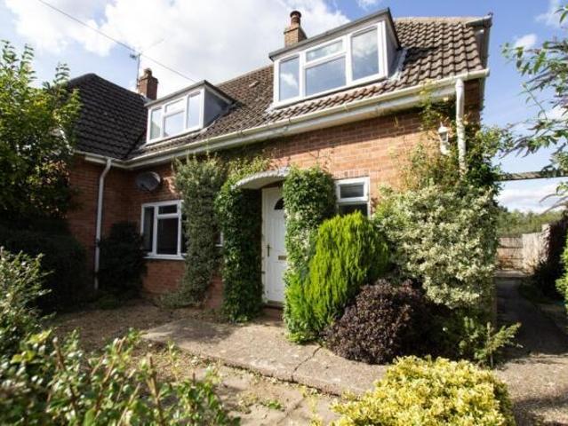 3 bedroom semi detached house to rent