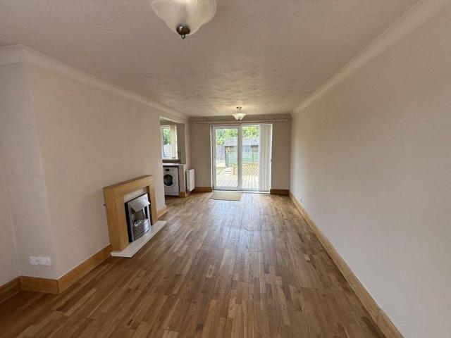 3 bedroom semi detached house to rent