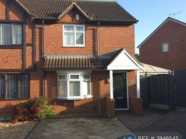 3 bedroom semi detached house to rent