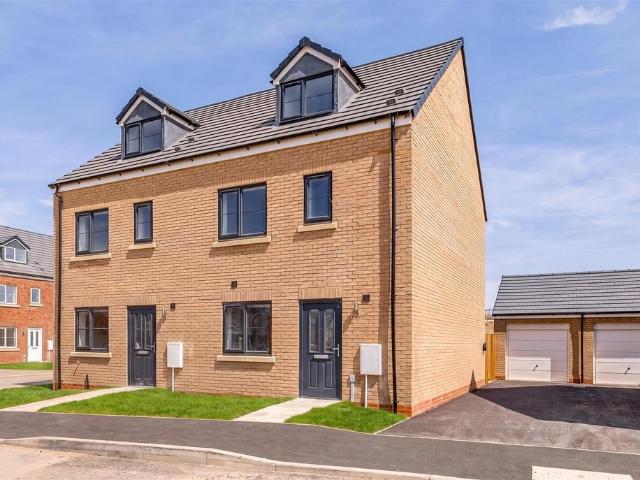 3 bedroom semi detached house to rent