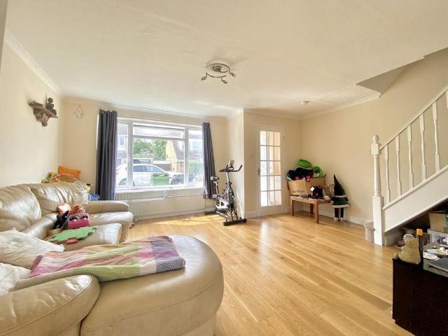 3 bedroom semi detached house to rent