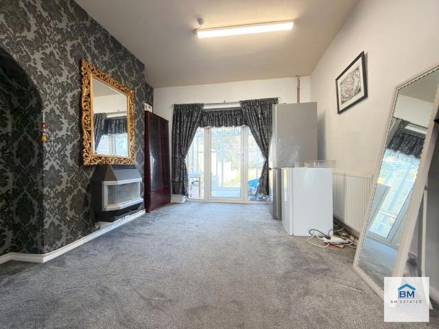 3 bedroom semi detached house to rent
