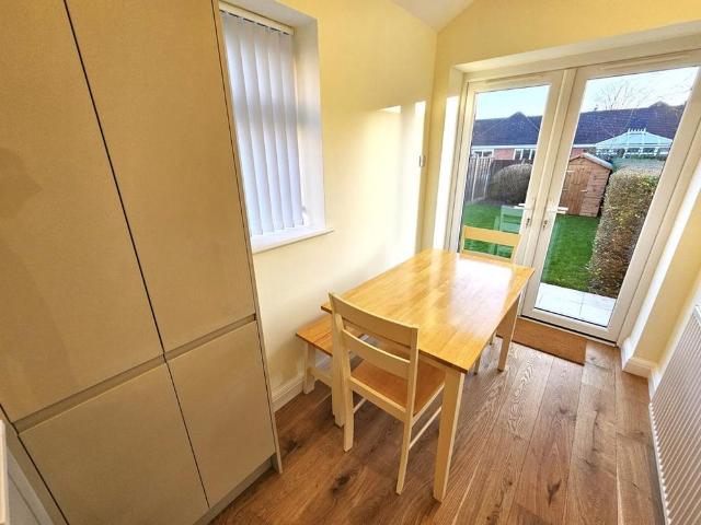3 bedroom semi detached house to rent
