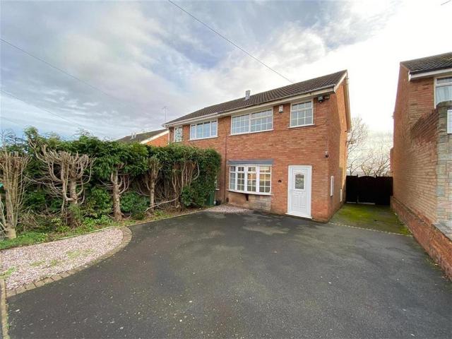 3 bedroom semi detached house to rent