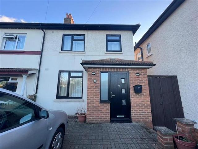 3 bedroom semi detached house to rent
