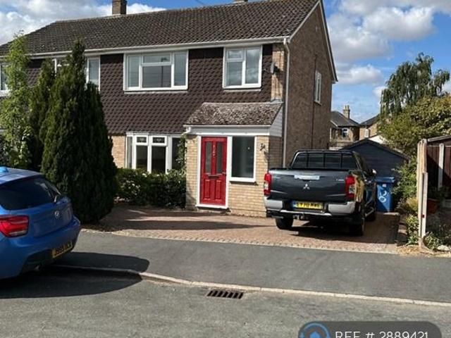 3 bedroom semi detached house to rent