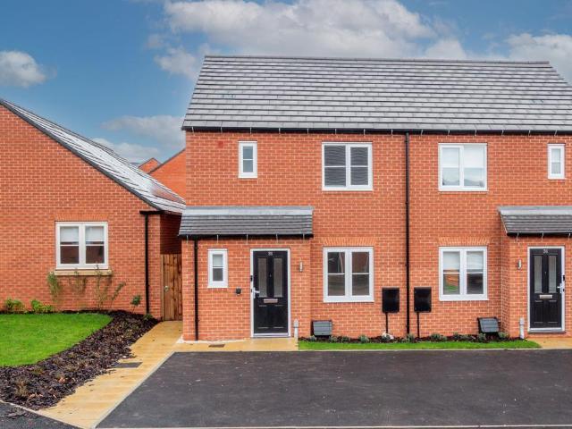 3 bedroom semi detached house to rent
