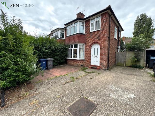 3 bedroom semi detached house to rent