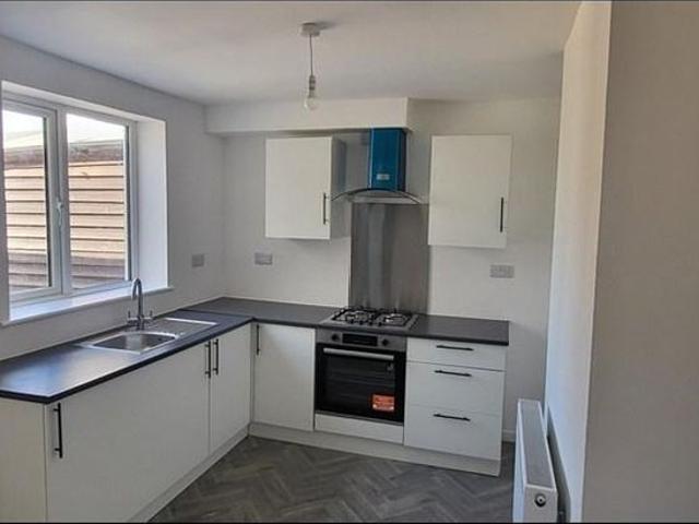 3 bedroom semi detached house to rent