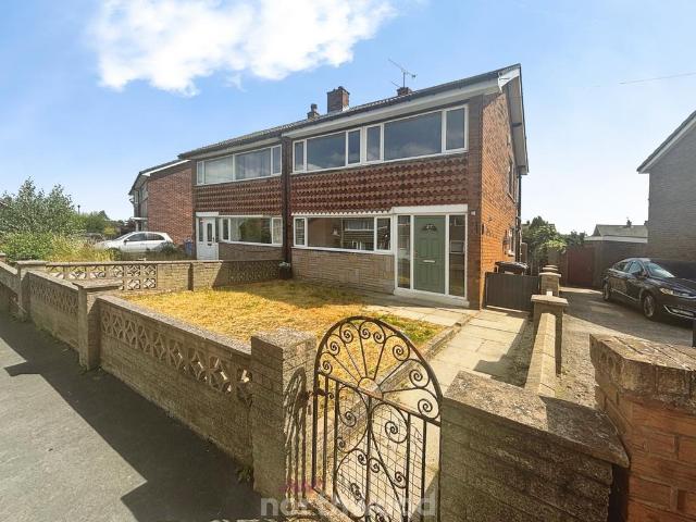 3 bedroom semi detached house to rent