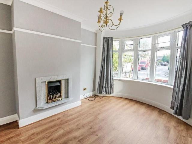 3 bedroom semi detached house to rent
