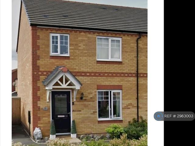 3 bedroom semi detached house to rent