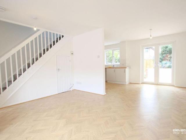 3 bedroom semi detached house to rent