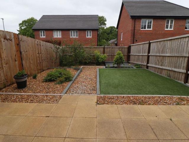 3 bedroom semi detached house to rent