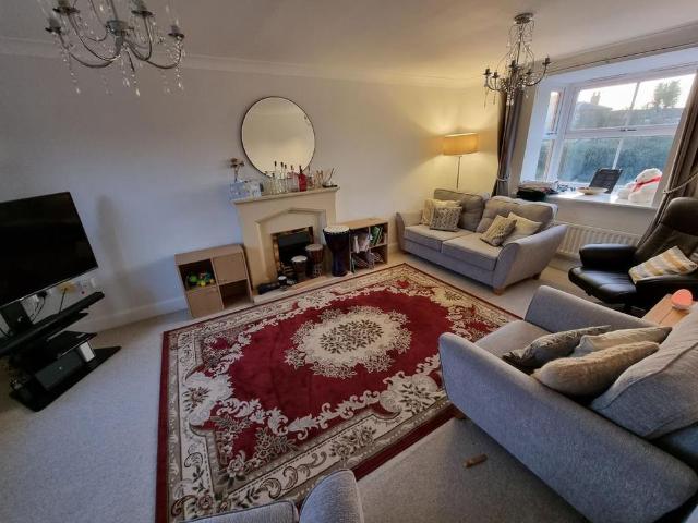 3 bedroom semi detached house to rent