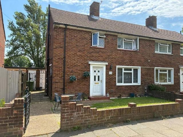 3 bedroom semi detached house to rent
