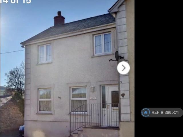 3 bedroom semi detached house to rent