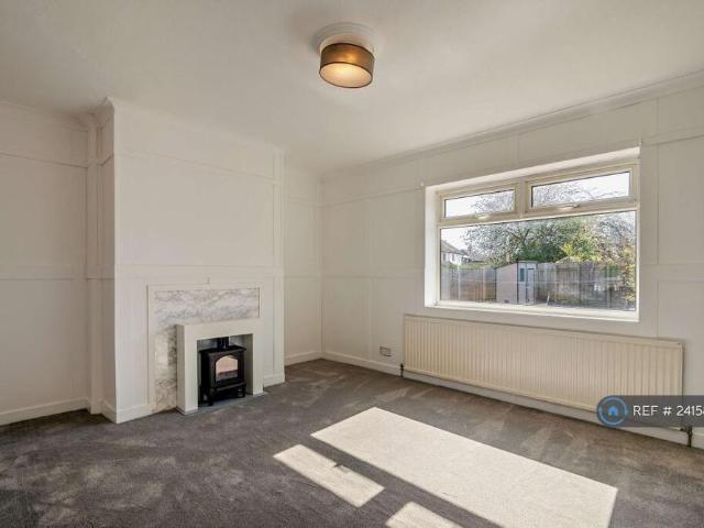 3 bedroom semi detached house to rent
