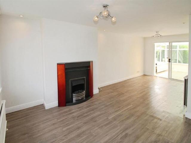 3 bedroom semi detached house to rent