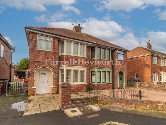 3 bedroom semi detached house to rent