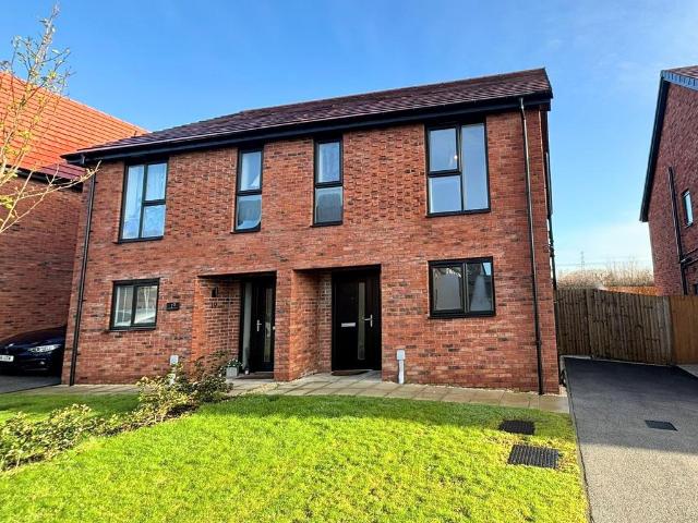 3 bedroom semi detached house to rent