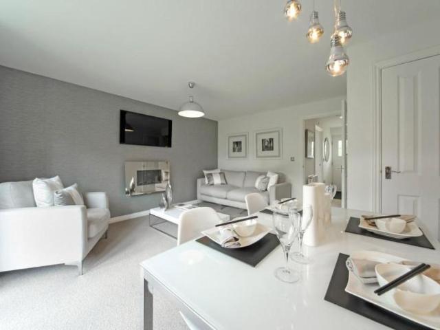 3 bedroom semi detached house to rent