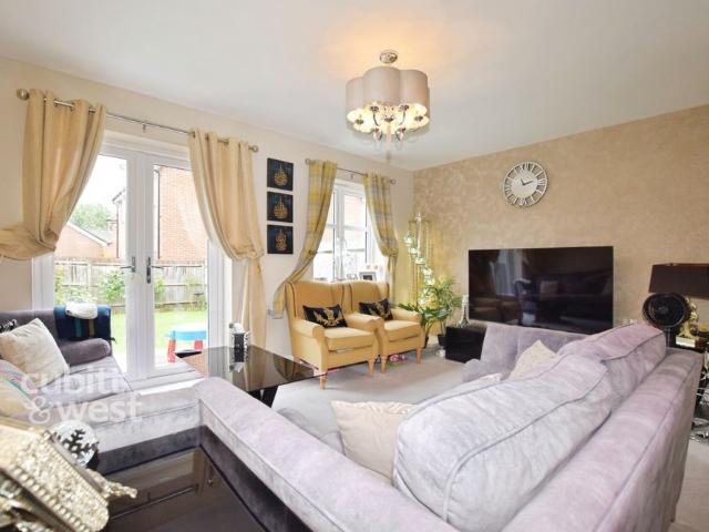 3 bedroom semi detached house to rent