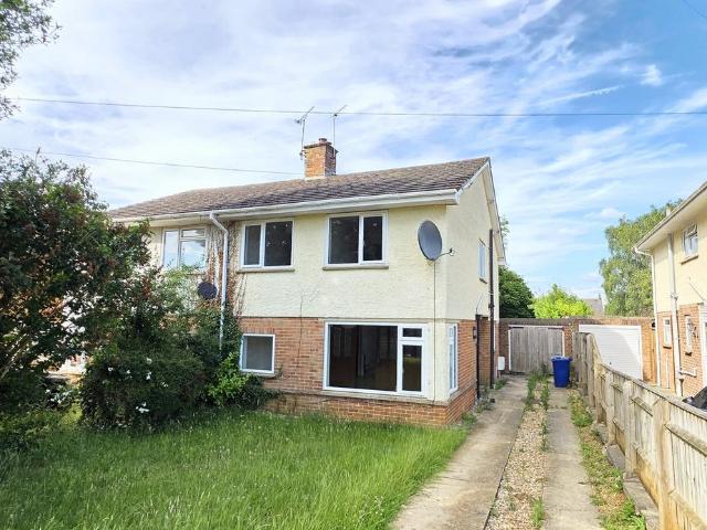 3 bedroom semi detached house to rent